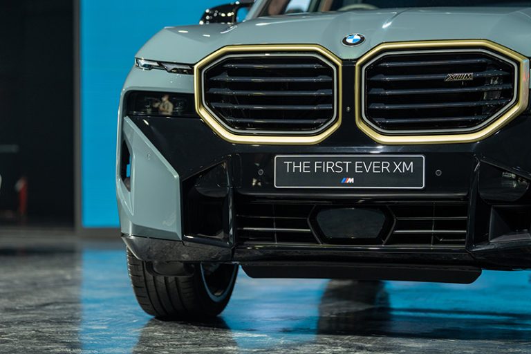 ภาพคันจริง BMW XM 50e xDrive | PHEV High Performance SUV รุ่นแรกจากแผนก ...