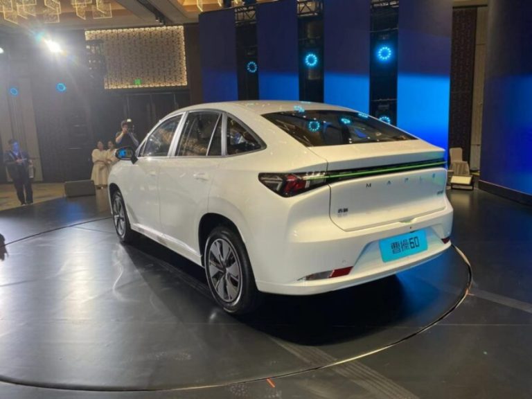 Geely เปิดตัว Cao Cao 60 EV รถแท็กซี่ EV สลับแบตเตอรี่ได้ภายในเวลา 60 วินาที วิ่งได้ไกล 415 ...