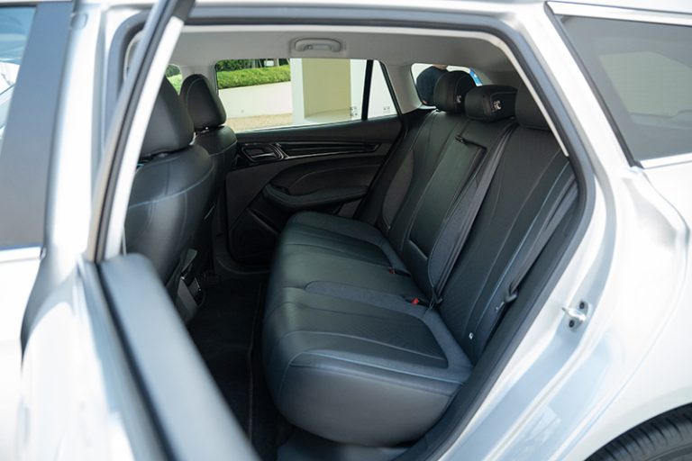 ราคาอย่างเป็นทางการ MG ES : 959,000 บาท | มอเตอร์เดี่ยว 177 แรงม้า วิ่ง ...