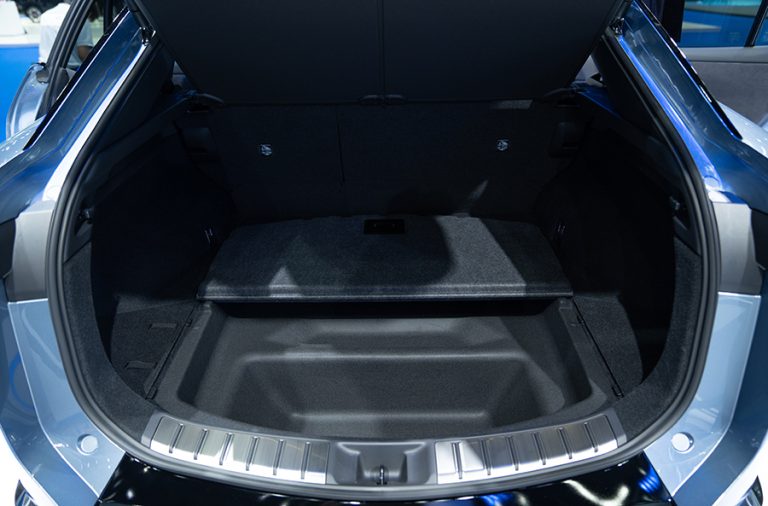 ภาพคันจริง Lexus RZ 450e Premium | รถไฟฟ้าจากแดนอาทิตย์อุทัย วิ่งไฟฟ้า ...