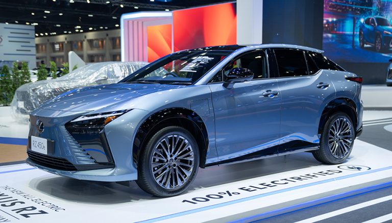 ภาพคันจริง Lexus RZ 450e Premium | รถไฟฟ้าจากแดนอาทิตย์อุทัย วิ่งไฟฟ้า ...