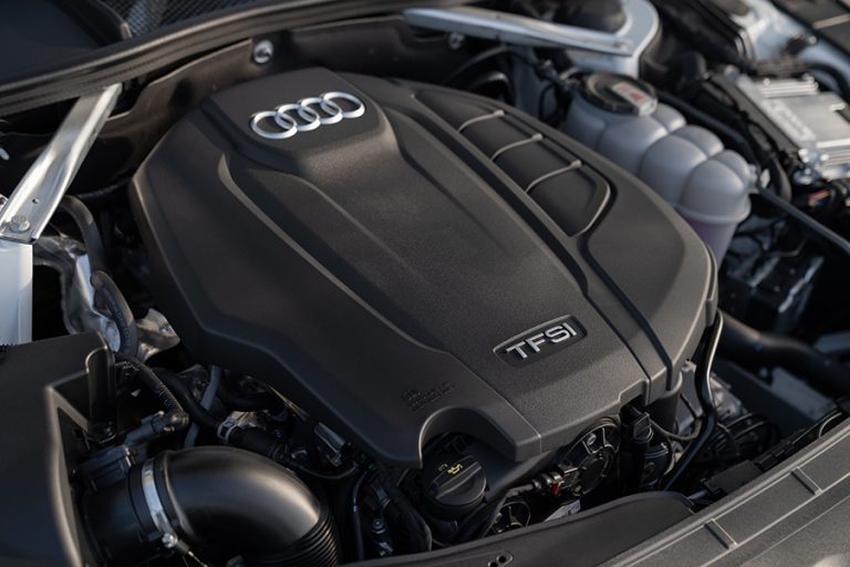 ภาพคันจริง Audi A4 40 TFSI S line Icon Black | แม้ไม่ได้ขับ 4 ตามขนบ ...