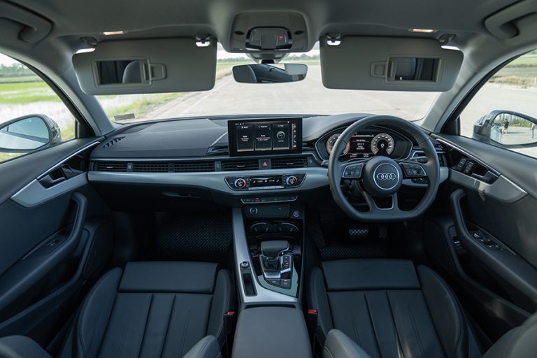 ภาพคันจริง Audi A4 40 TFSI S line Icon Black | แม้ไม่ได้ขับ 4 ตามขนบ ...