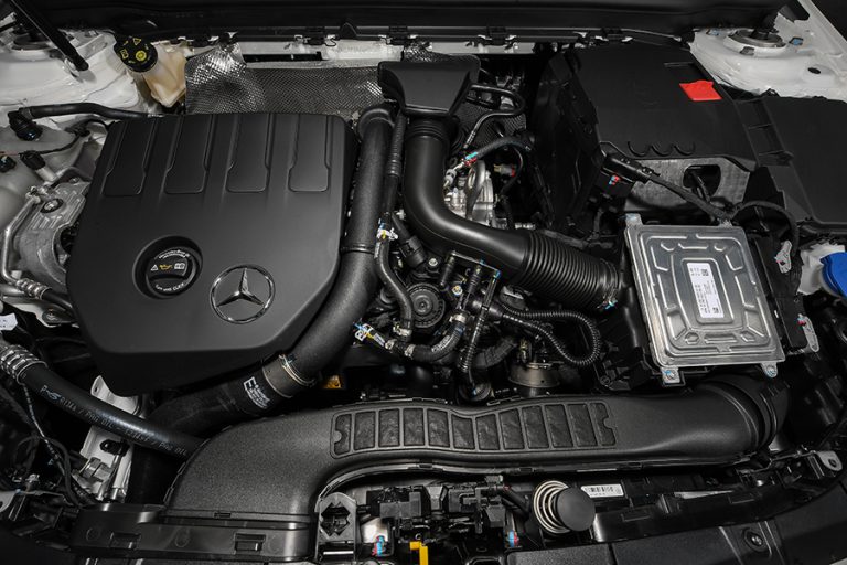 ราคาอย่างเป็นทางการ Mercedes-Benz A 200 AMG Dynamic (Facelift ...
