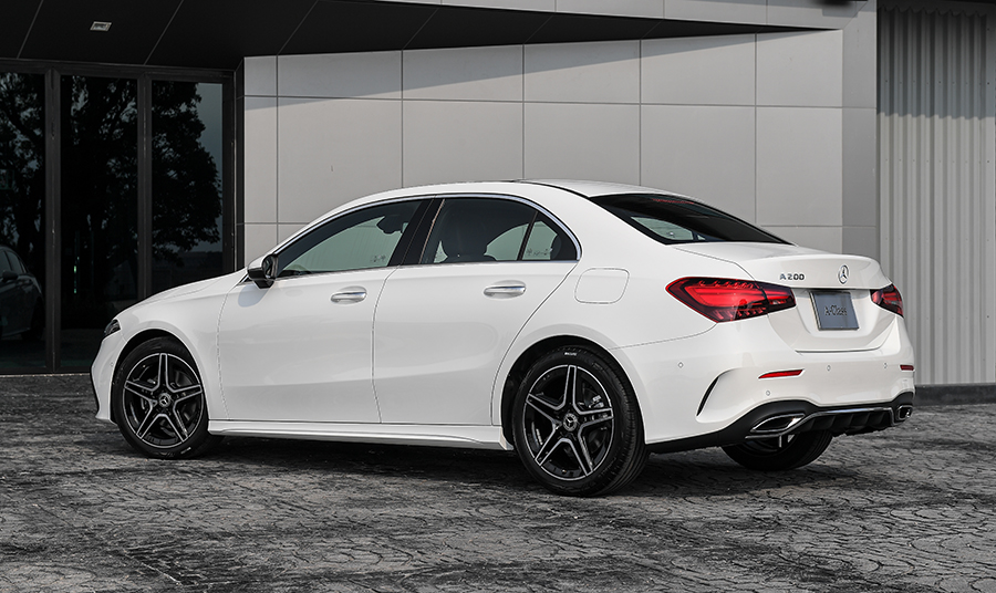 ราคาอย่างเป็นทางการ Mercedes-Benz A 200 AMG Dynamic (Facelift ...