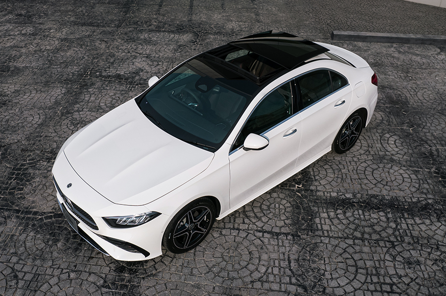 ราคาอย่างเป็นทางการ Mercedes-Benz A 200 AMG Dynamic (Facelift ...