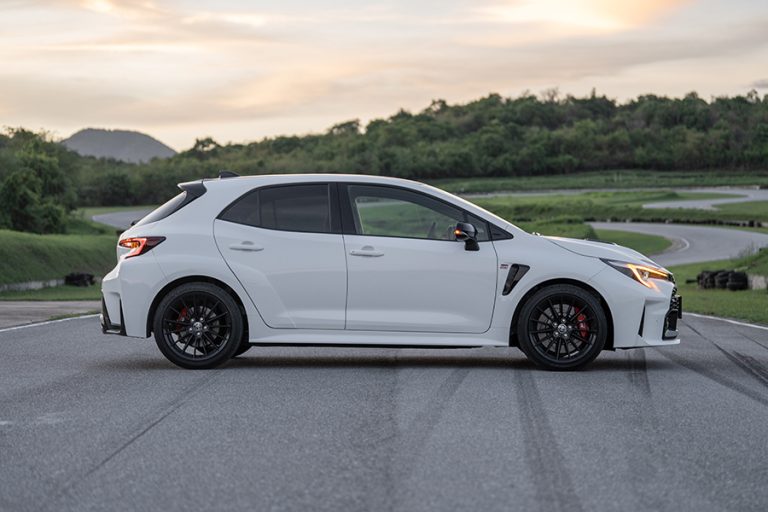 ภาพคันจริง Honda Civic Type R & Toyota GR Corolla | ตัวจี๊ดแดนอาทิตย์ ...