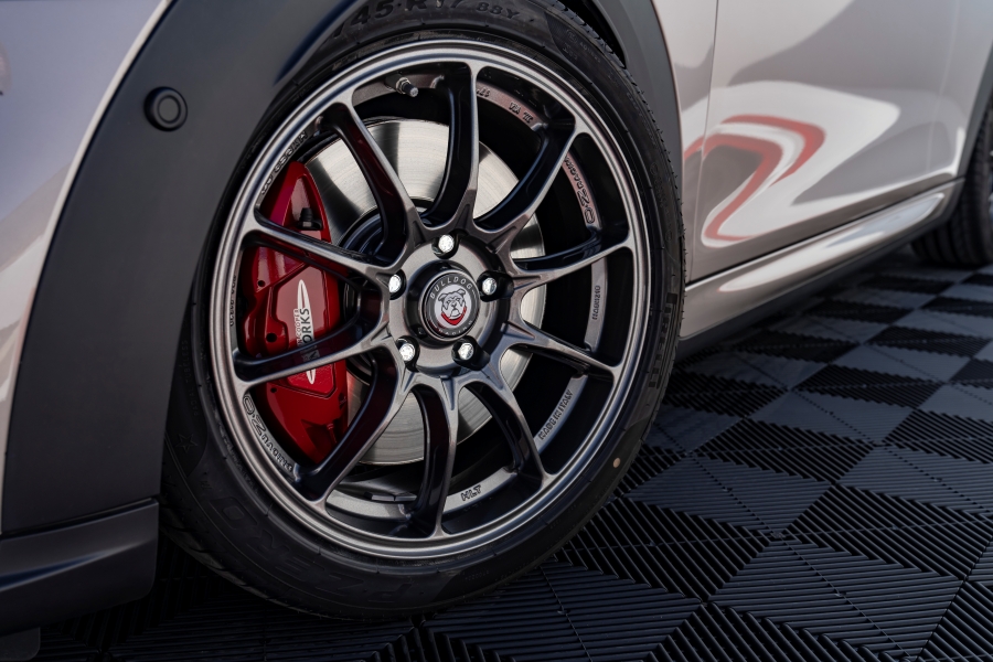 Mini JCW Bulldog Racing Edition รุ่นพิเศษถูกพัฒนาโดยทีมแข่งในสนามแข่ง ...