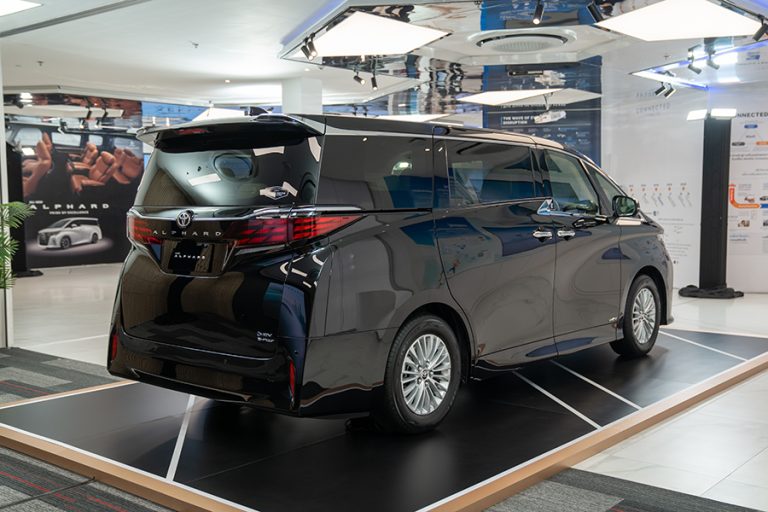รวมภาพคันจริง All New Toyota Alphard / Vellfire ทุกรุ่นย่อยและชุดตกแต่ง ...