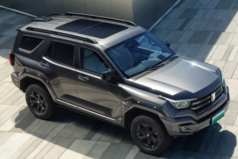 Tank 400 Hi4-T รถ SUV พื้นฐาน body-on-frame ขุมพลังเบนซิน 2.0 ลิตร plug ...