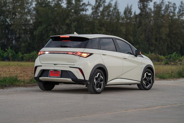 ภาพคันจริง BYD Dolphin | จบแค่ Standard Range หรือไปให้สุด แล้วหยุดที่ ...