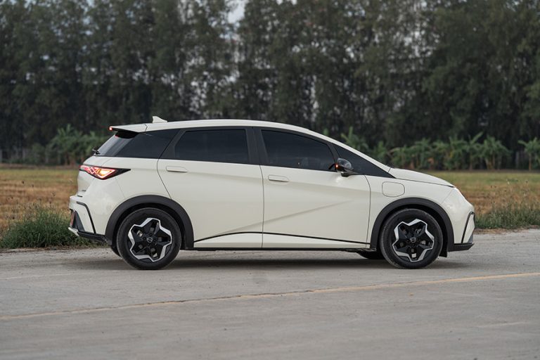 ภาพคันจริง BYD Dolphin | จบแค่ Standard Range หรือไปให้สุด แล้วหยุดที่ ...