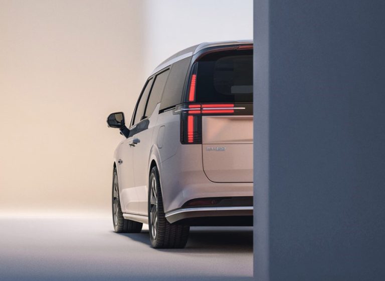 ภาพ Official : Volvo EM90 MPV ขุมพลังไฟฟ้า 272 แรงม้า แบตเตอรี่ 116 kWh ...