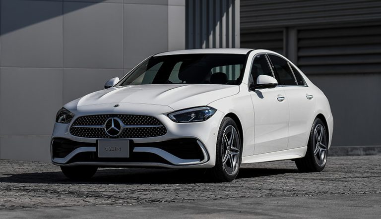 ราคาอย่างเป็นทางการ Mercedes-Benz C 220 d AMG Line (MY2024) : 2,730,000 ...