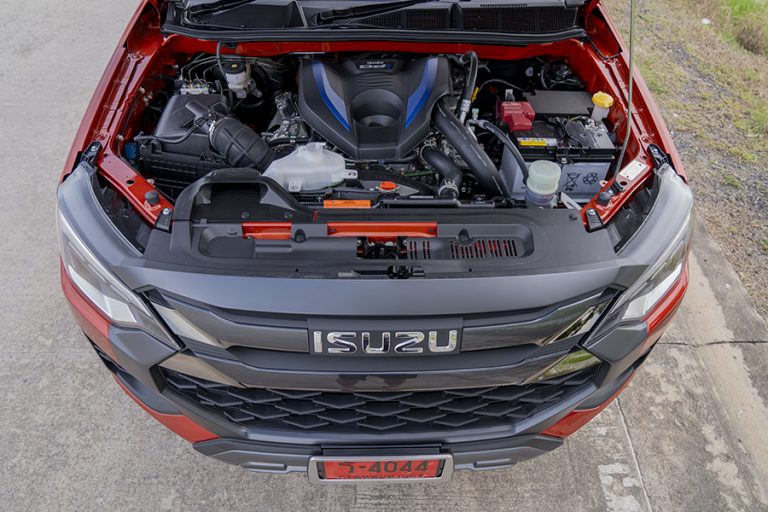 ภาพคันจริง Isuzu D-Max V-Cross Double Cab 3.0 M 6AT 4×4 Minorchange ...