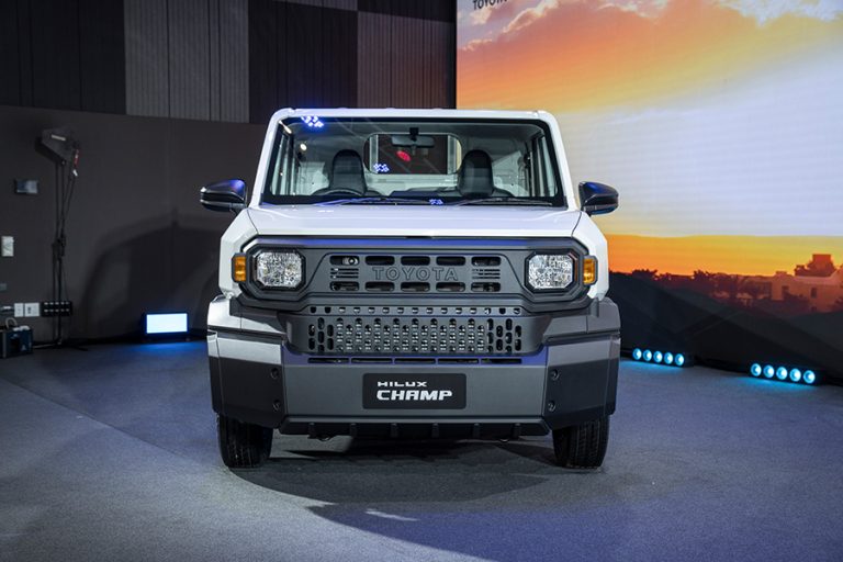 ภาพคันจริง Toyota Hilux CHAMP | รุ่นช่วงสั้นและช่วงยาว พร้อมรุ่นตกแต่ง ...