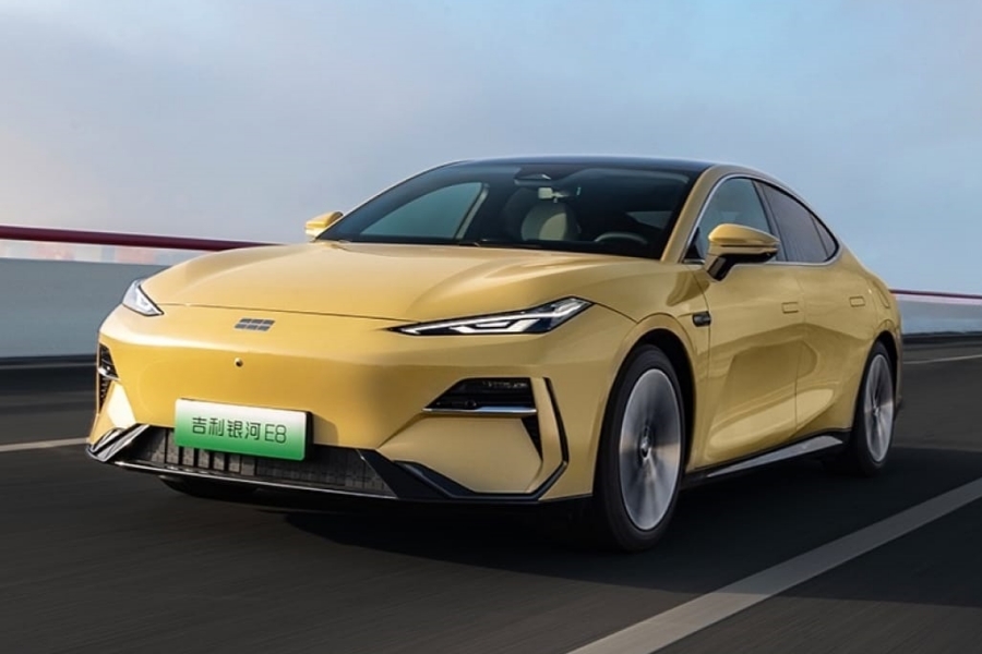 Geely Galaxy E8 มาพร้อมมอเตอร์คู่ 646 แรงม้า พร้อมแบต Golden brick เหมือนกัน Zeekr 007 และราคา ...