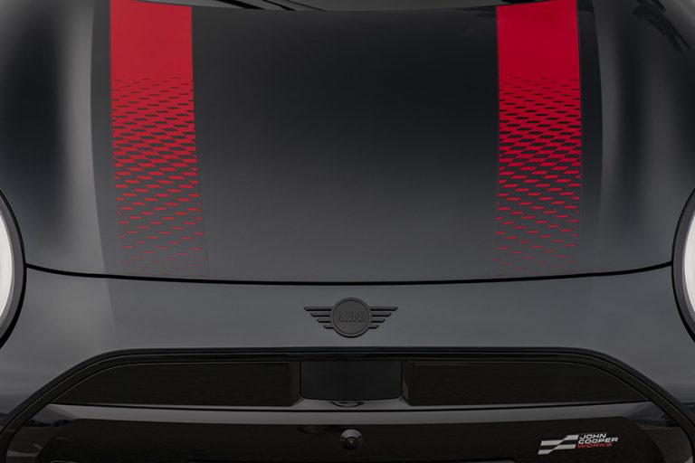 MINI Cooper SE JCW Trim แต่งสไตล์ John Cooper Works ขุมพลังไฟฟ้า 218 ...