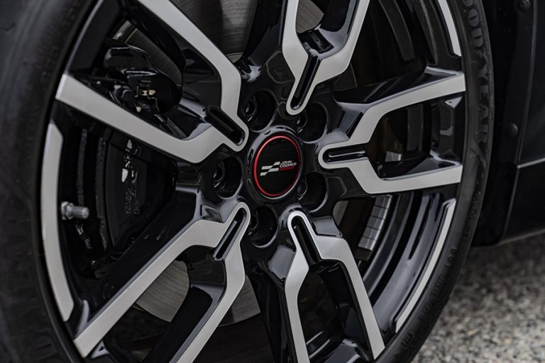 MINI Cooper SE JCW Trim แต่งสไตล์ John Cooper Works ขุมพลังไฟฟ้า 218 ...