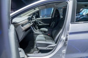 ภาพคันจริง Mitsubishi Xpander HEV & Xpander Cross HEV - HeadLight Magazine