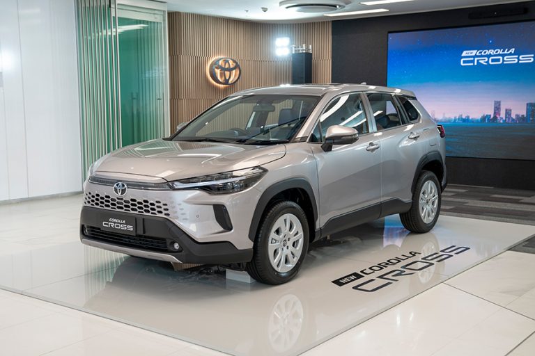 ภาพคันจริง Toyota Corolla CROSS Minorchange ทุกรุ่นย่อย | ปรับหน้าใหม่ ...