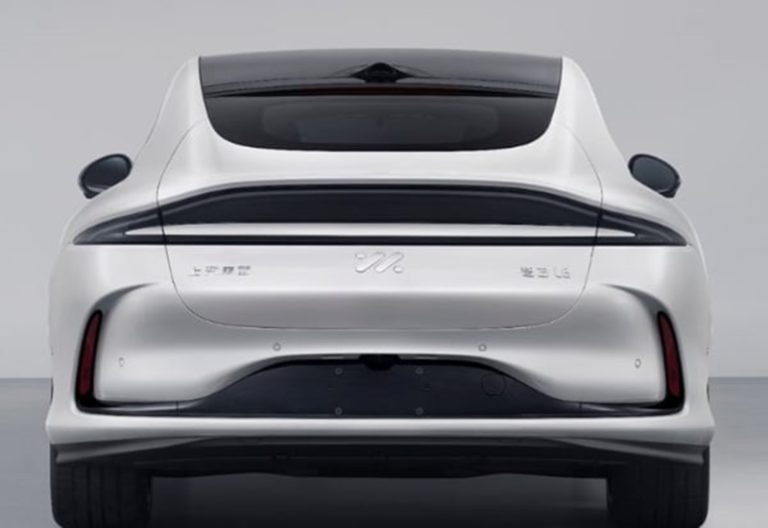 IM L6 จากเครือ SAIC จะมีรุ่นที่ใช้แบตเตอรี่ solid state ขับได้ไกลกว่า 1,000 km (CLTC) ตามมา ...