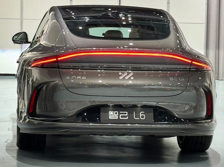 IM L6 จากเครือ SAIC จะมีรุ่นที่ใช้แบตเตอรี่ solid state ขับได้ไกลกว่า 1,000 km (CLTC) ตามมา ...