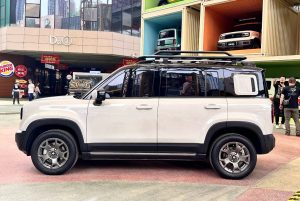 Baojun Yep Plus เวอร์ชั่น 5 ประตูของรถ EV ตัวถัง SUV เหลี่ยมสันสำหรับ ...