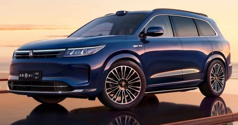 Aito M7 MAX รุ่นปรับโฉมของรถ SUV 3 แถว 6 ที่นั่ง ขุมพลัง Plug-in hybrid แบบ EREV ราคาเริ่มต้น 1. ...