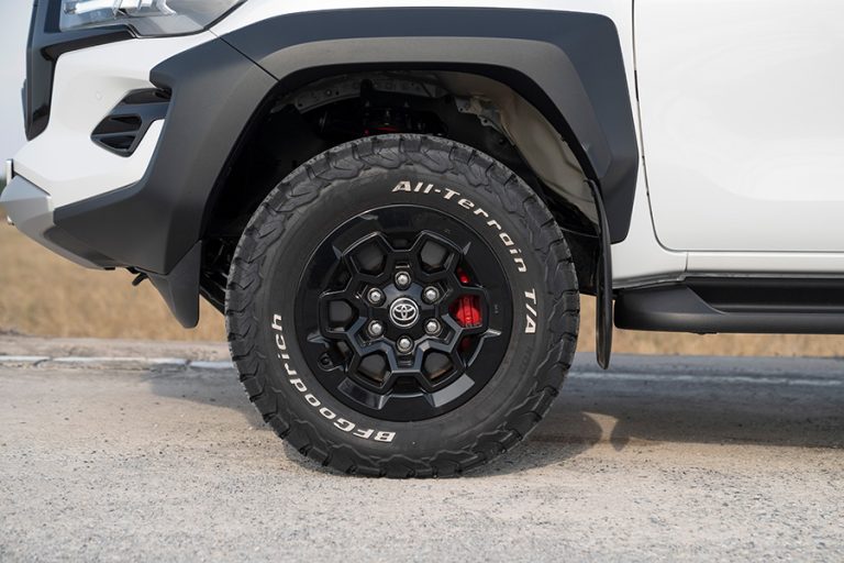 ภาพคันจริง Toyota Hilux Revo GR Sport Wide Tread | รีโว่เวอร์ชั่นเข้า ...