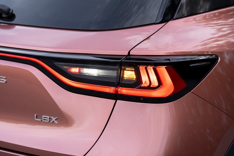 ภาพคันจริง Lexus LBX Premium | คงความเป็นเล็กซัส ทั้งความประณีต หน้าตา ...
