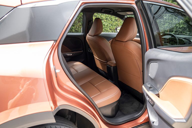 ภาพคันจริง Lexus LBX Premium | คงความเป็นเล็กซัส ทั้งความประณีต หน้าตา ...