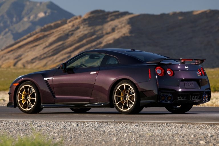 Nissan GT-R T-Spec Takumi Edition และ GT-R Skyline Edition 2 รุ่นพิเศษส่งท้ายการวางจำหน่ายใน ...