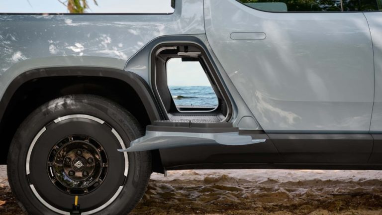 Rivian R1T และ R1S MY2025 อัพเกรดฟีเจอร์และขุมพลังทะลุ 1 พันแรงม้าใน ...