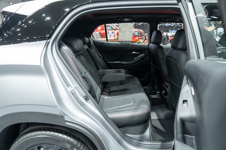 ภาพคันจริง Hyundai Creta Alpha (MY2024.2) | เพิ่มสีเงินด้าน Silver ...