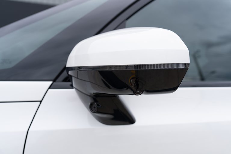 ราคาอย่างเป็นทางการ Zeekr 009 MY2025 : 3,099,000 - 3,159,000 บาท ...