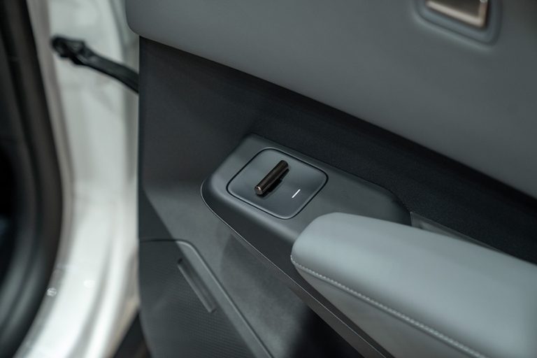 ภาพคันจริง Zeekr X | สองรุ่นย่อย Standard RWD / Flagship AWD ...