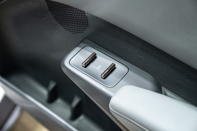 ภาพคันจริง Zeekr X | สองรุ่นย่อย Standard RWD / Flagship AWD ...