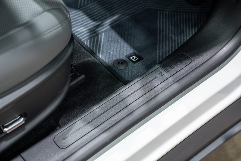 ภาพคันจริง Zeekr X | สองรุ่นย่อย Standard RWD / Flagship AWD ...