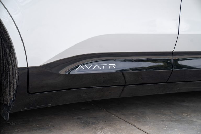 ภาพคันจริง Avatr 11 Standard Range & Long Range | ความแรงเท่ากัน ต่าง ...