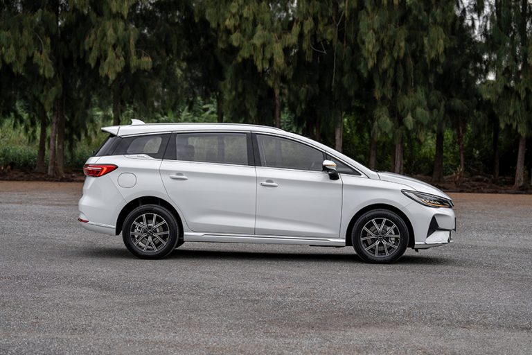 ภาพคันจริง BYD M6 Extended | MPV ไฟฟ้าล้วน วิ่งไกล 530 กิโลเมตร (NEDC ...