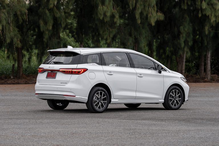 ภาพคันจริง BYD M6 Extended | MPV ไฟฟ้าล้วน วิ่งไกล 530 กิโลเมตร (NEDC ...