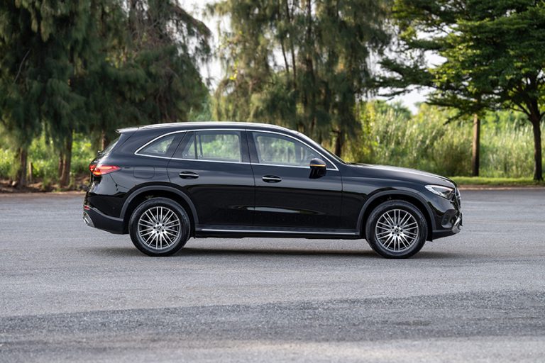 ภาพคันจริง Mercedes-Benz GLC 220 d 4MATIC Avantgarde | ทางเลือกสำหรับคน ...