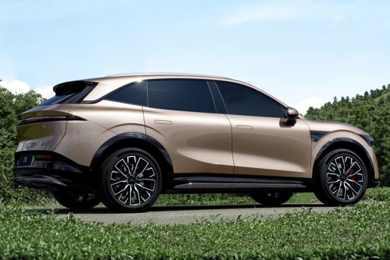 Zeekr 7X รถ SUV ขุมพลังไฟฟ้าล้วนฟังก์ชั่นอัดแน่น กวาดยอดจอง 20,000 คัน ...