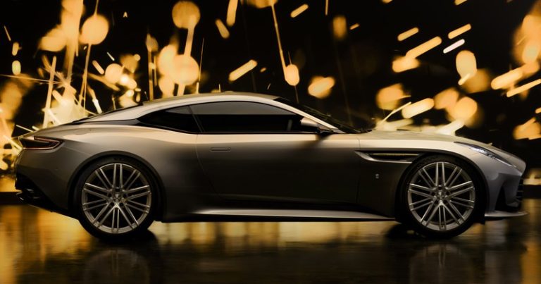 Aston Martin DB12 Goldfinger Edition ฉลองคู่ 007 ครบ 60 ปี ตกแต่งพิเศษ ผลิตจำกัด - HeadLight ...