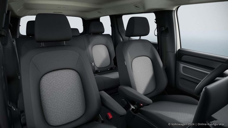 Volkswagen ID.Buzz Freestyle เวอร์ชั่นมาตรฐาน กันชนดำและล้อกระทะฝาตบ ...