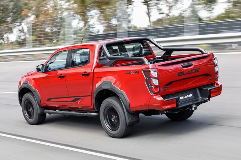 เผยสเป็ค Isuzu D-Max BLADE รุ่นพิเศษเอาใจสาย Off-road พร้อมชน Ranger ...