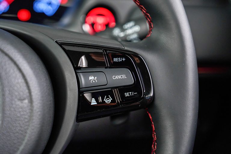 ราคาอย่างเป็นทางการ + เทียบสเป็ค Honda HR-V e:HEV Minorchange : 899,000 ...
