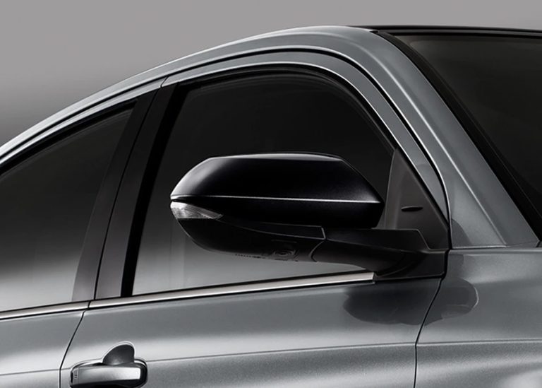 ราคาอย่างเป็นทางการ Toyota Yaris ATIV Nightshade Edition : 699,000 บาท ...