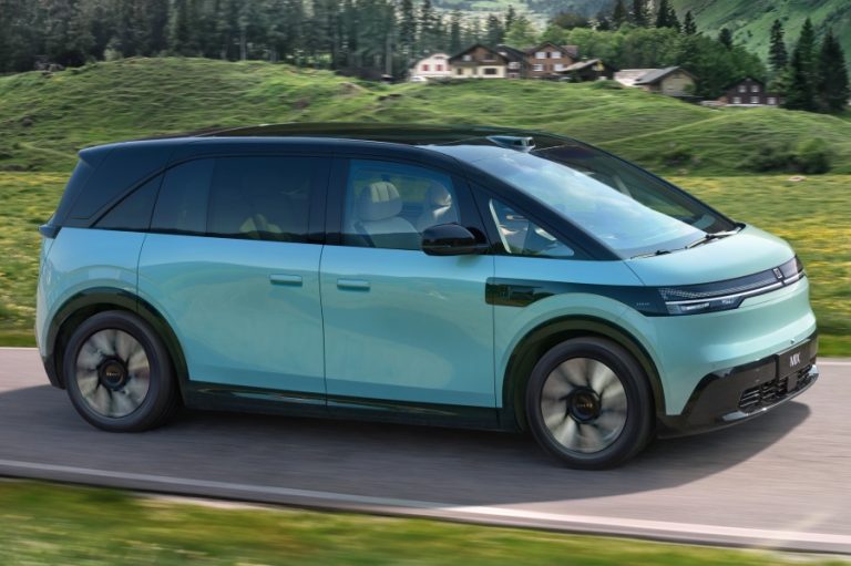 Zeekr Mix รถ Minivan ขุมพลังไฟฟ้าล้วน ประตูสุดล้ำไร้เสากลาง มอเตอร์ ...